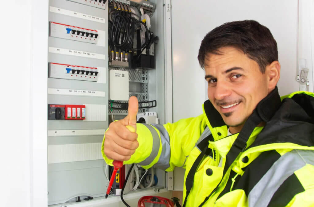 5 Types of Photos Every Electric Company Should Capture on the Job Site